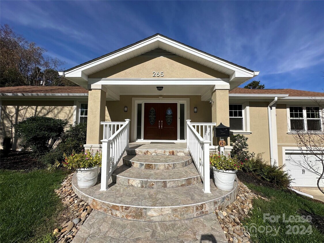 265 Anthony Cir, Charlotte, NC 28211 - House Rental in Charlotte, NC | Apartments.com