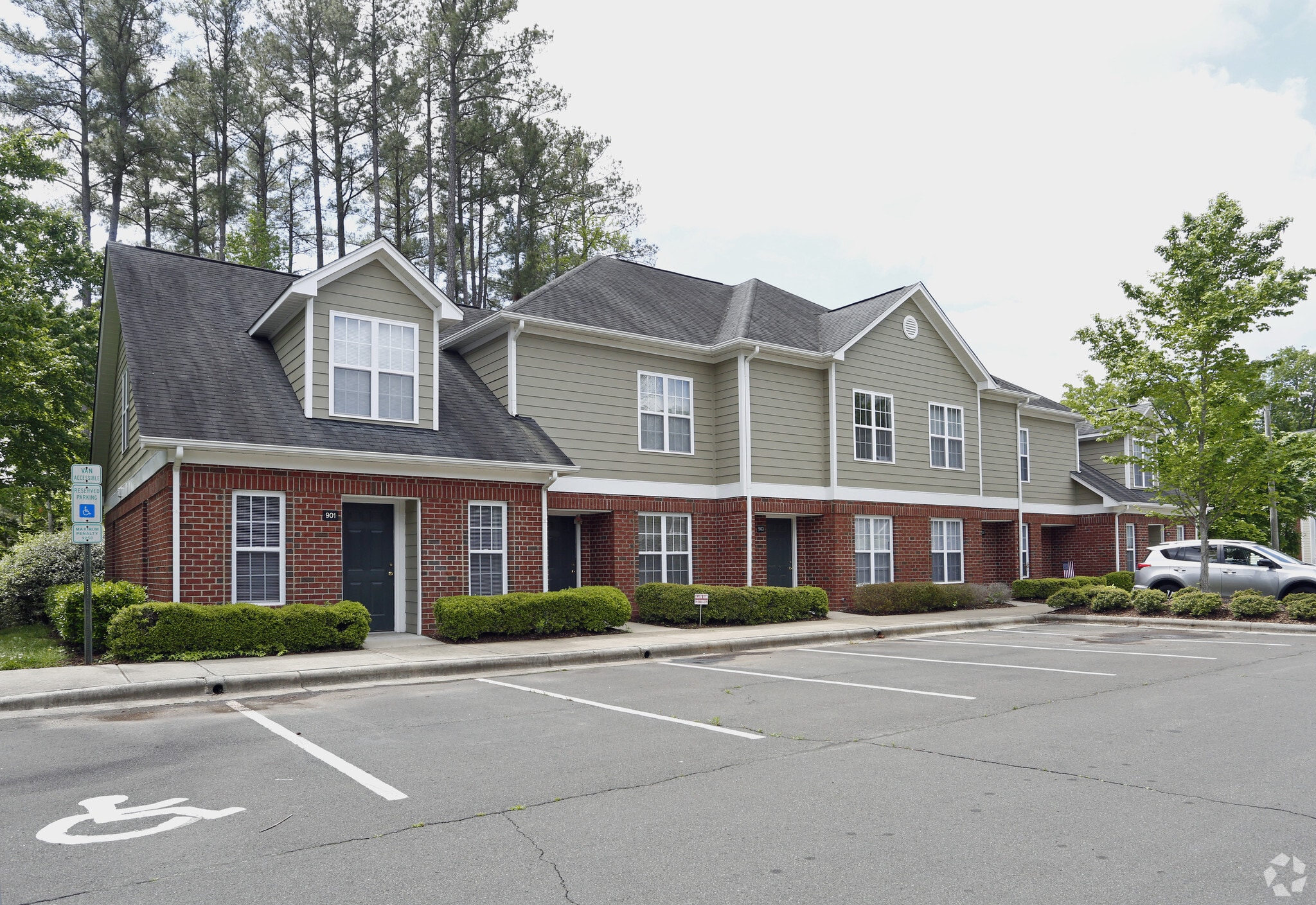 Glenbrook East and West - 5010 Garrett Rd Durham, NC 27707 | Apartments.com