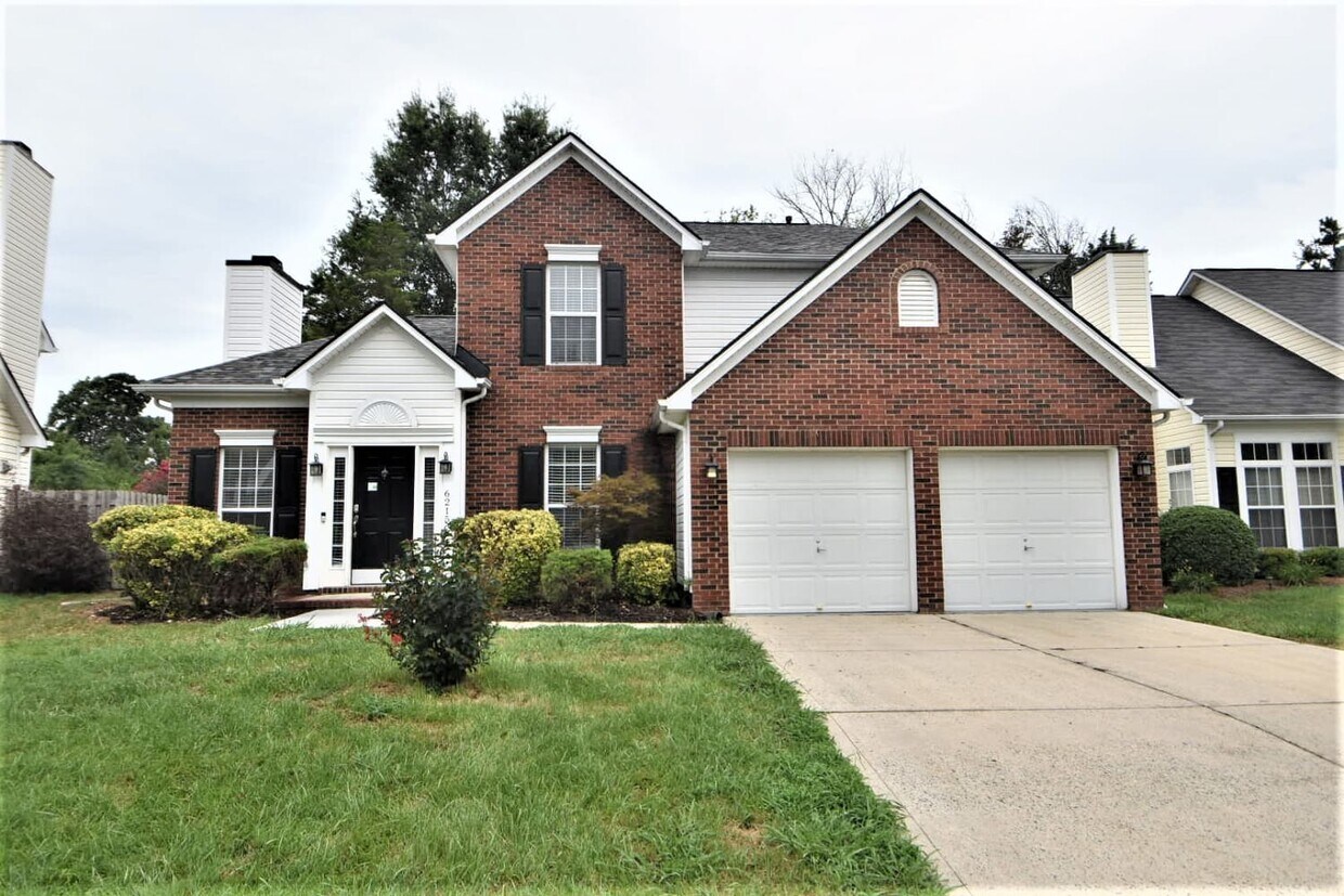 6215 Harburn Forest Dr, Charlotte, NC 28269 | Apartments.com