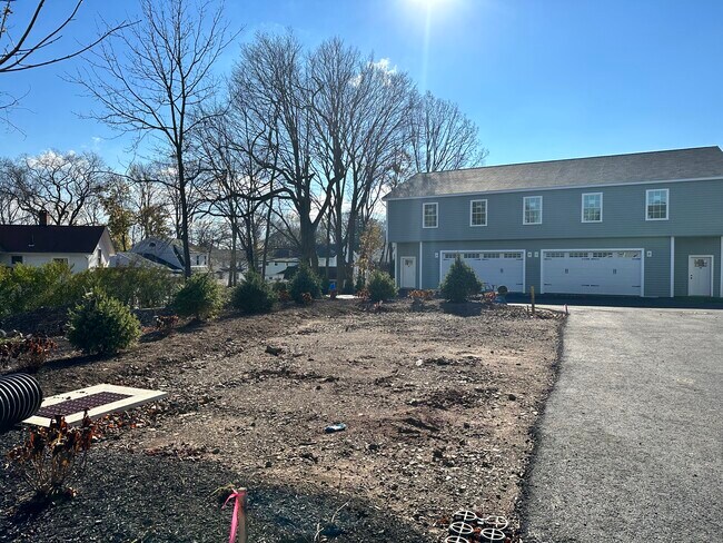 26 Cherry Hill Rd, Branford, CT 06405 - Townhouse for Rent in Branford ...