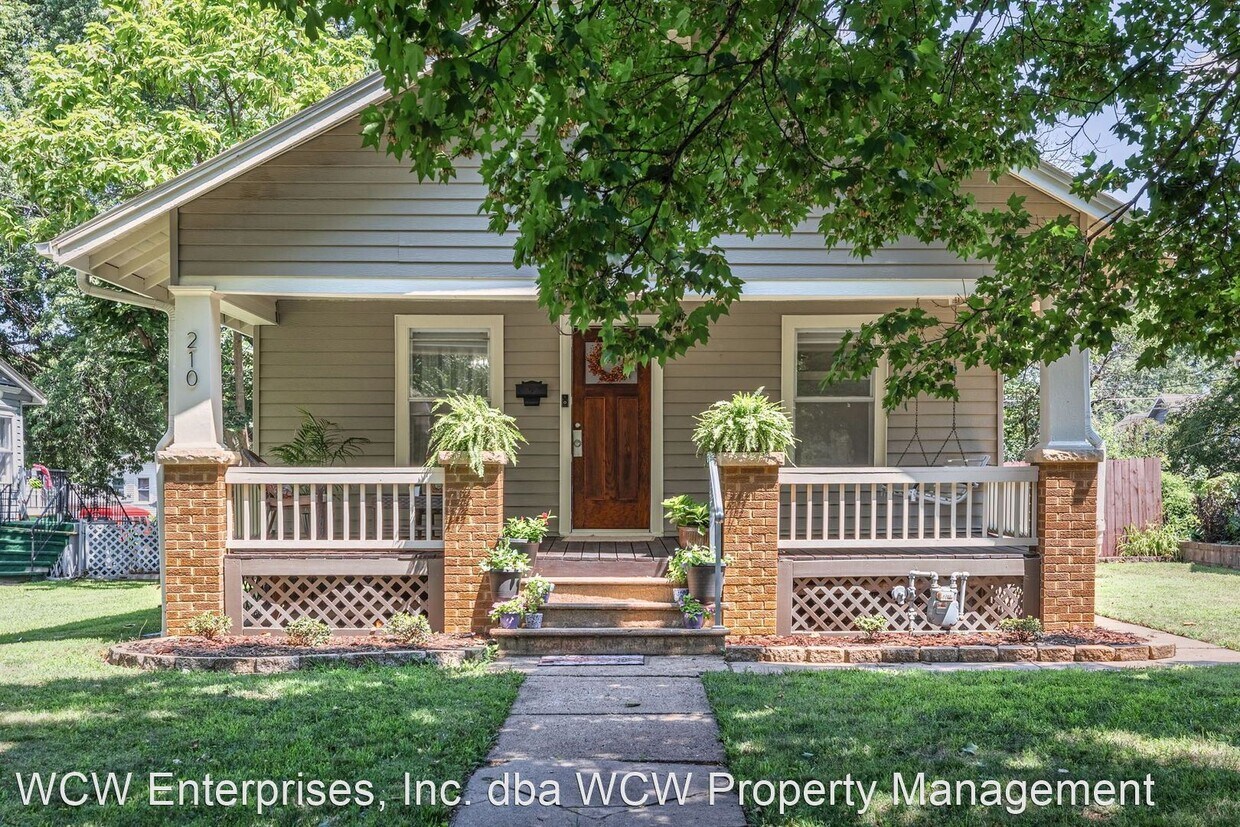 210 SW Kendall Ave, Topeka, KS 66606 - House Rental in Topeka, KS ...