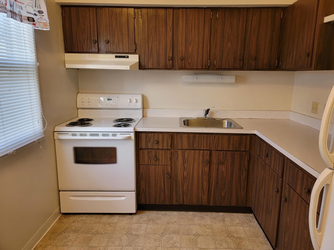 680 Broad St Unit E, Akron, PA 17501 - 680 Broad St Akron, PA 17501 ...