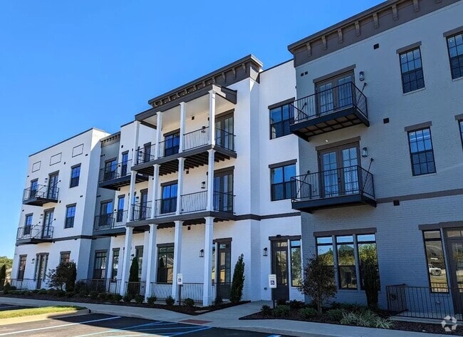 Mountain Brook of Madison Apartments for Rent with a Walk-In Closet ...