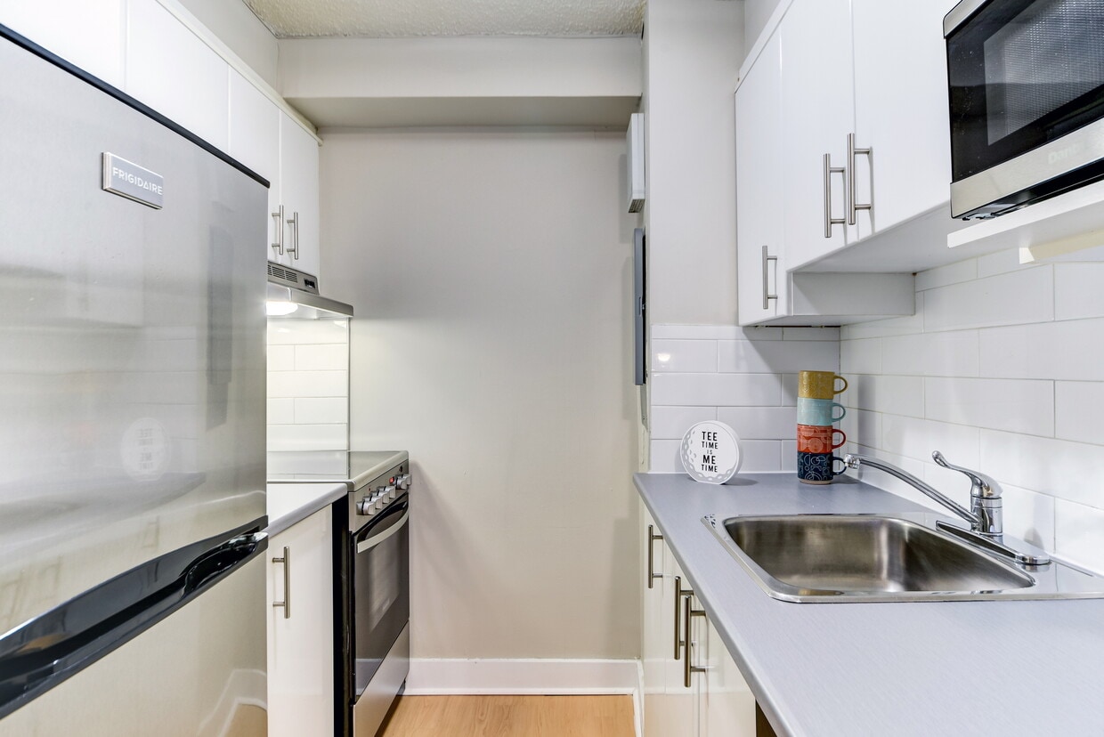 La Citadelle Apartments - 2125 St Saint-Marc Montréal, QC | Apartments.com