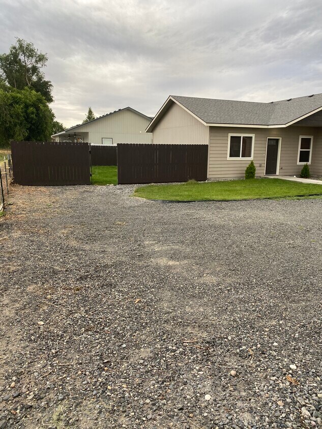 879 Sw 14th Plz, Hermiston, OR 97838 - House Rental in Hermiston, OR ...