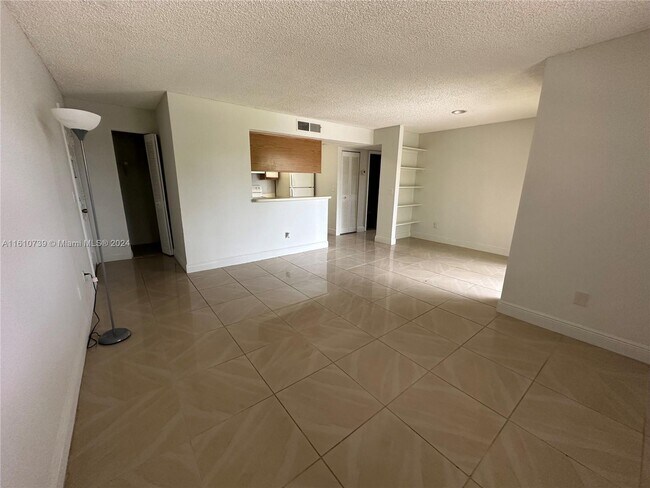 1239 SW 46th Ave Unit 914, Pompano Beach, FL 33069 - Room for Rent in ...