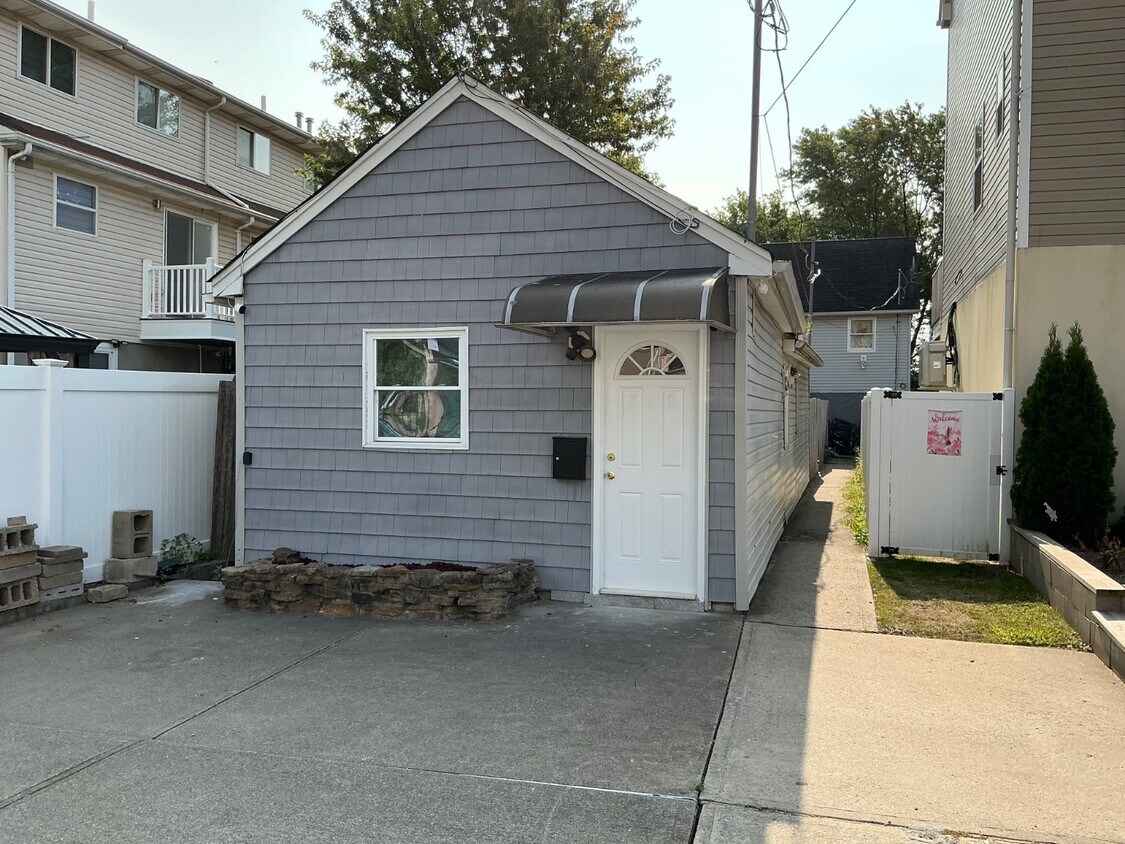 750 Patterson Ave, Staten Island, NY 10306 - House Rental in Staten ...
