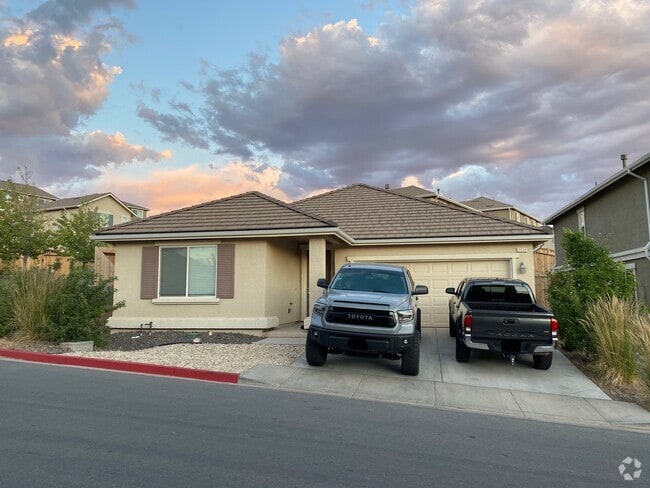 Mountain View Estates Apartments for Rent with a Yard - Reno, NV - 1 ...