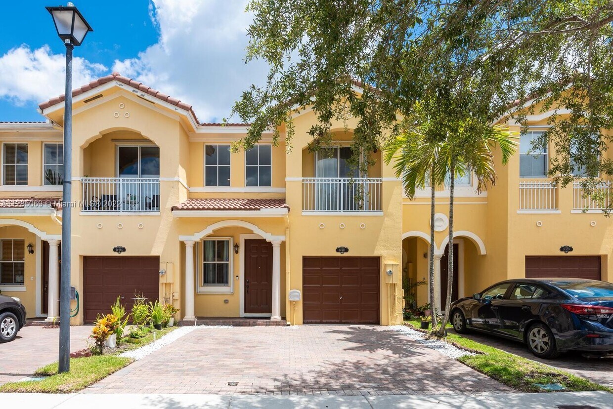 14961 SW 9th Way, Miami, FL 33194 - Townhome Rentals in Miami FL ...