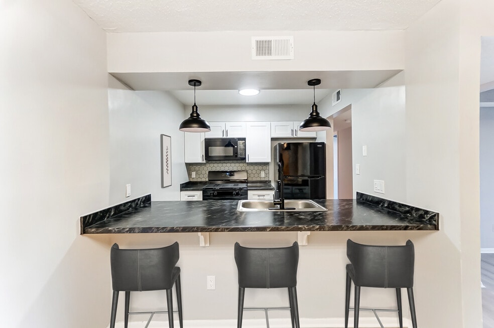 Apartments for Rent with a Swimming Pool Near Westmoor Park ...