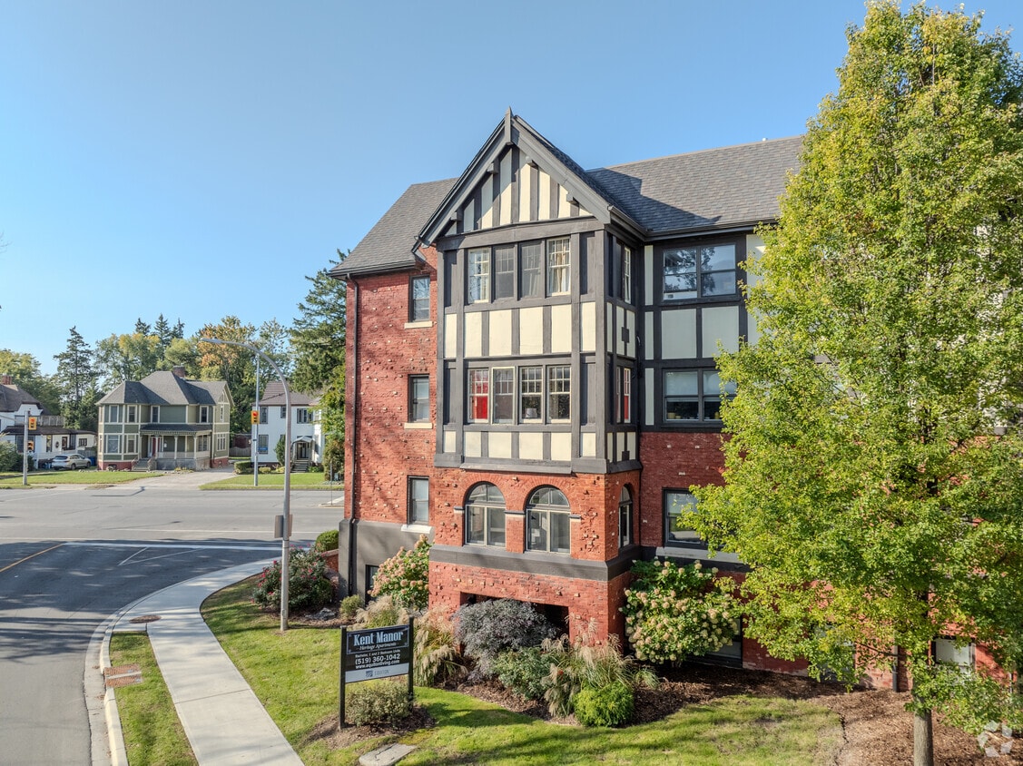 Kent Manor Apartments - 383-385 Wellington St W Chatham, ON ...