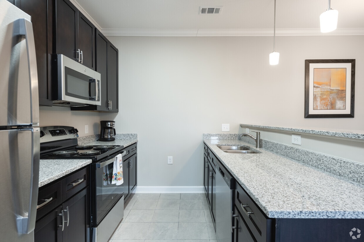 Groves at Waters Edge - 191 Waters Edge Cir Waynesville, NC 28786 ...