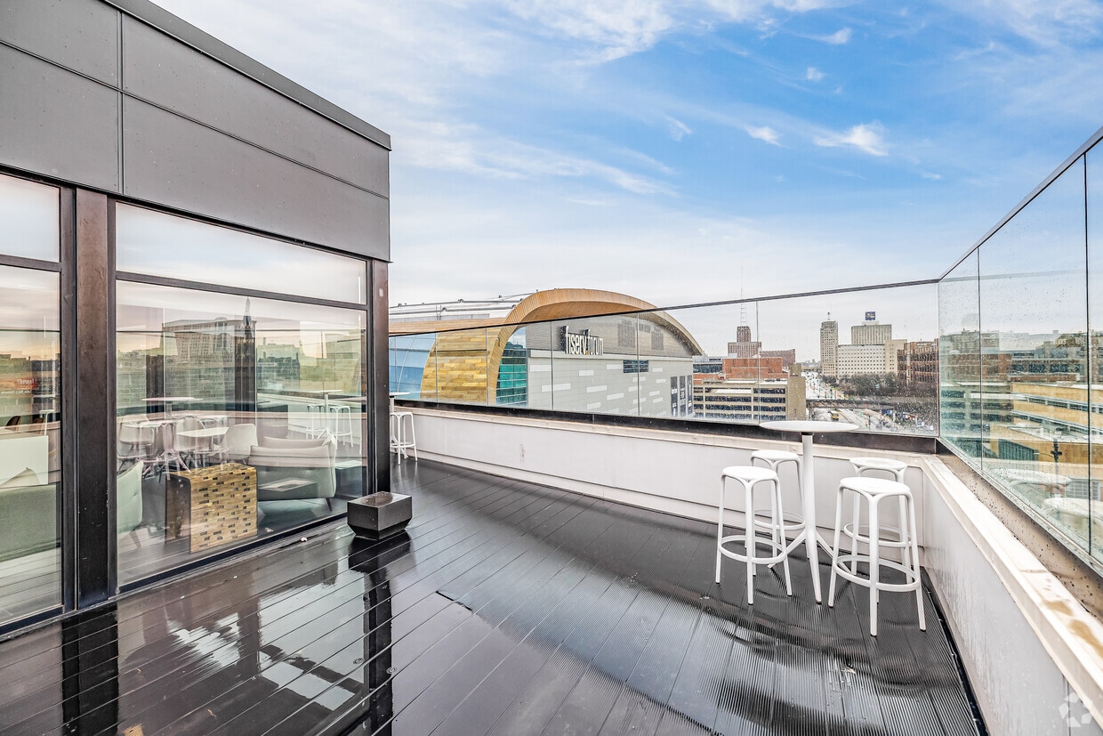 550 Ultra Lofts - 550 W Juneau Ave Milwaukee, WI 53203 | Apartments.com