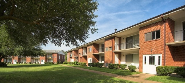 Country Club Apartments Apartments - Hampton, VA | Apartments.com