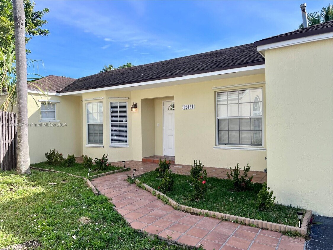 12431 SW 144th Terrace Miami, FL 33186 - Alquileres en Miami, FL ...