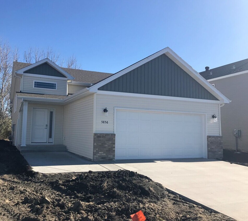 5856 Deb Dr W, West Fargo, ND 58078 - House Rental in West Fargo, ND ...