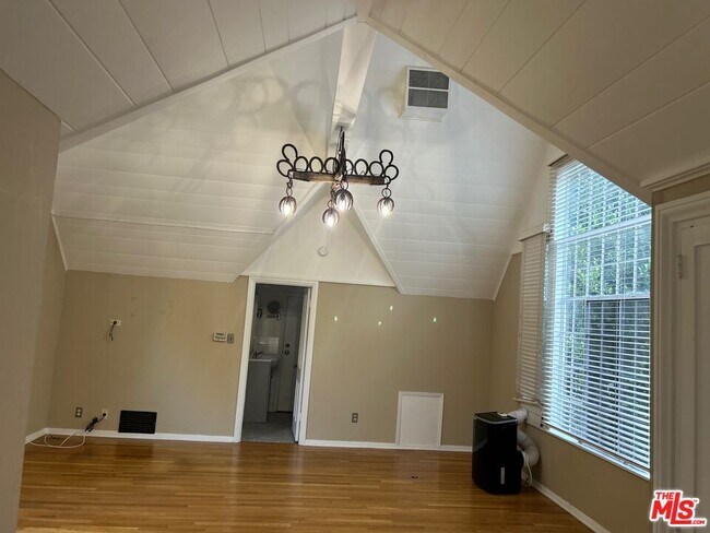 667 Guest Hs S June St, Los Angeles, CA 90005 - Condo for Rent in Los ...