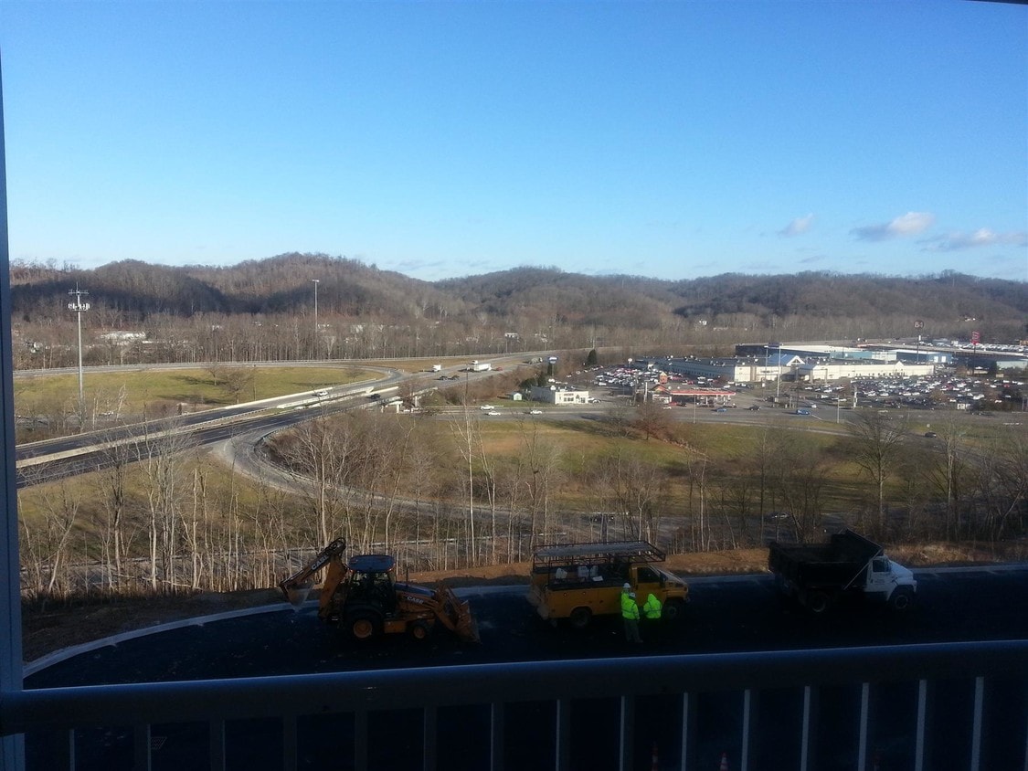 Royal Oaks at Pea Ridge - 9 Pyramid Dr Huntington, WV 25705 ...