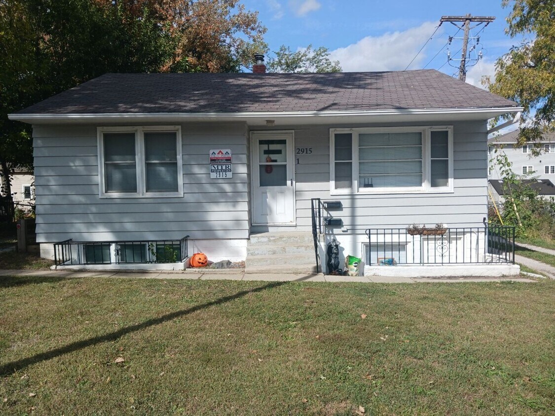 2915 Lincoln Way, Ames, IA 50014 - House Rental in Ames, IA ...