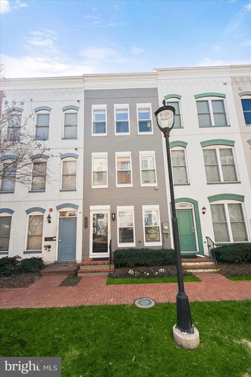 1043 5Th St SE, Washington, DC 20003 - Townhome Rentals in Washington ...