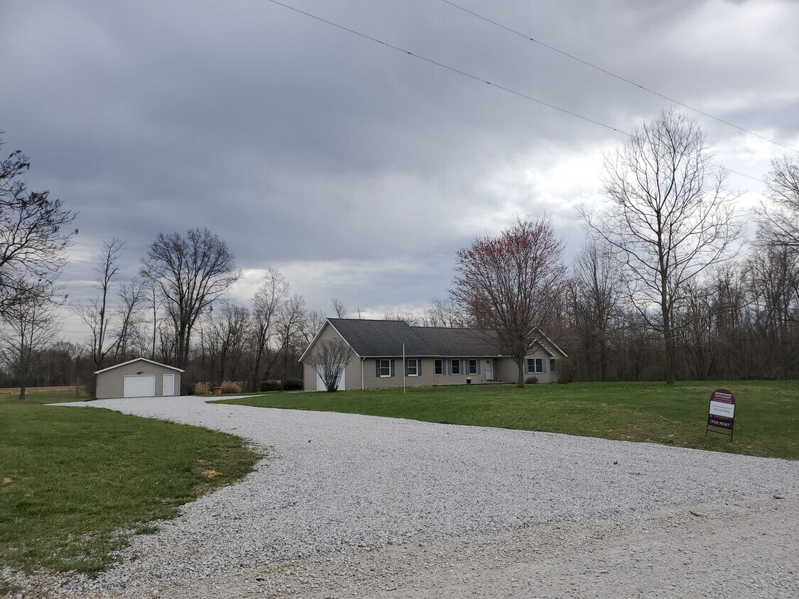 1336 N County Road 300 W, Brazil, IN 47834 - House Rental in Brazil, IN ...