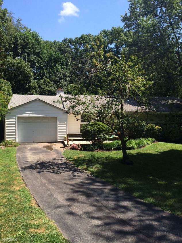 27 Rampart E, Media, PA 19063 - House Rental in Media, PA | Apartments.com