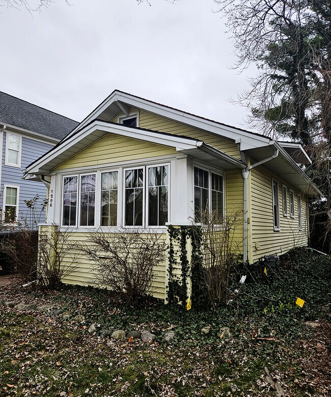 1208 Emmons Ave, Birmingham, MI 48009 - House Rental in Birmingham, MI ...