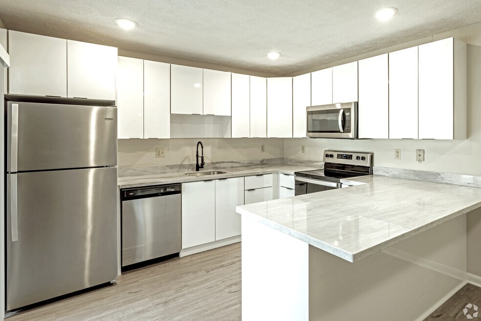 Apartments for Rent with Hardwood Floors Near Historic Downtown Stuart ...