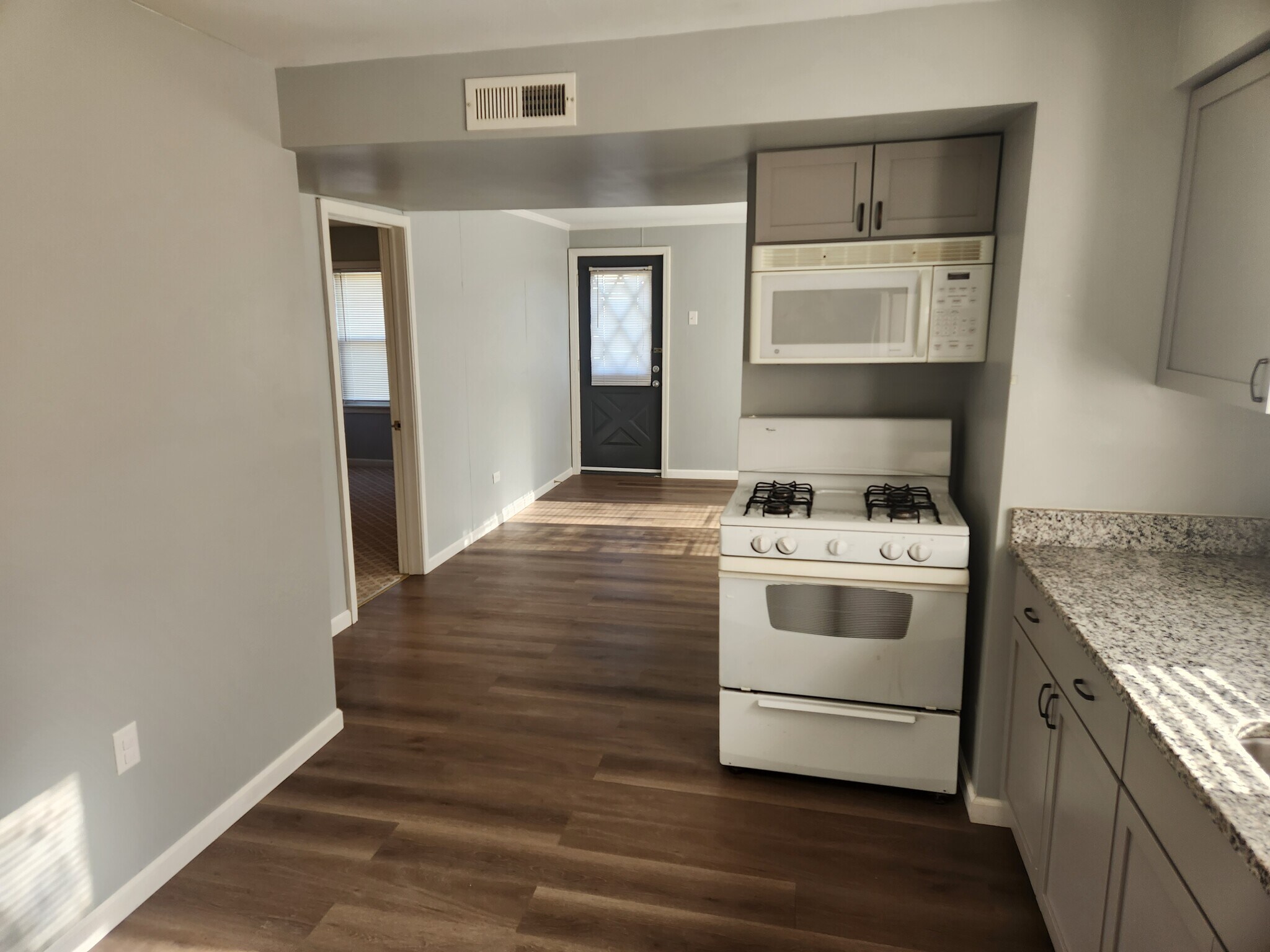 3646 Chicago Rd Unit #1, Steger, IL 60475 - 3646 Chicago Rd Steger, IL ...
