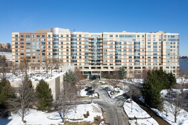 The Watermark - Apartments in North Bergen, NJ | Apartments.com