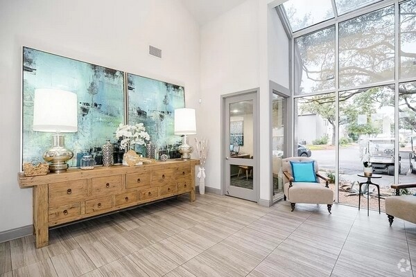 Castle Hills Forest Apartments for Rent with High Ceilings - San ...