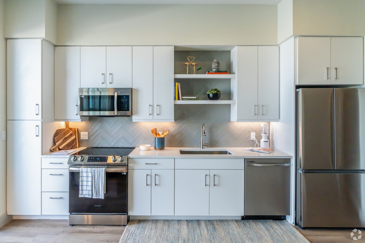 MAA Breakwater - 5432 W Tyson Ave Tampa, FL 33611 | Apartments.com