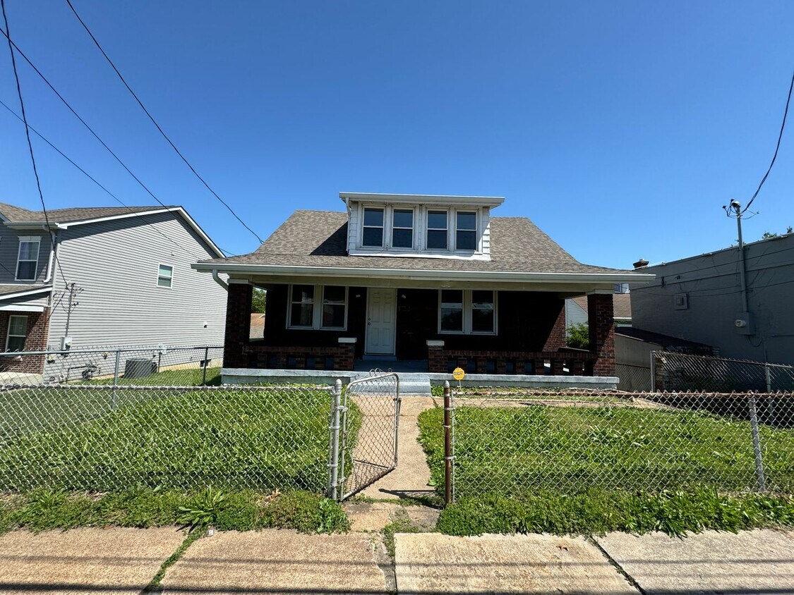 9436 S Broadway Unit 9436 South Broadway, St. Louis, MO 63125 - Room ...