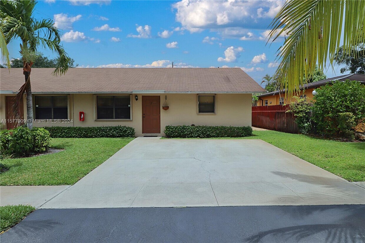 278 SW 7th St Unit 1-4, Dania Beach, FL 33004 - Room for Rent in Dania ...