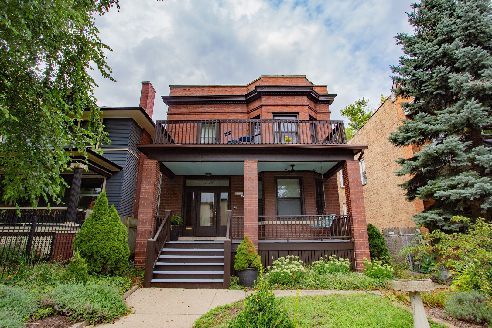 1728 W Touhy Ave, Chicago, IL 60626 - House Rental in Chicago, IL ...