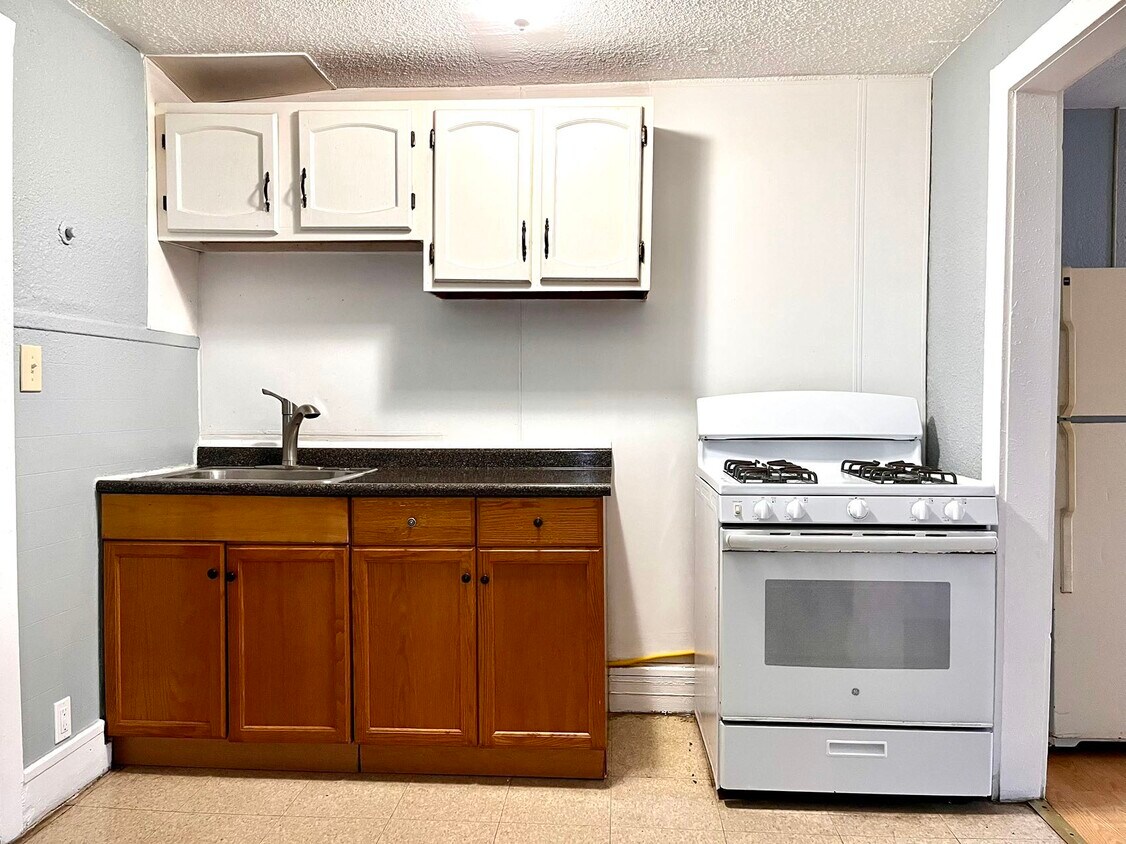 1594 Dwight St Unit 3rd Floor, Springfield, MA 01107 - Springfield, MA ...