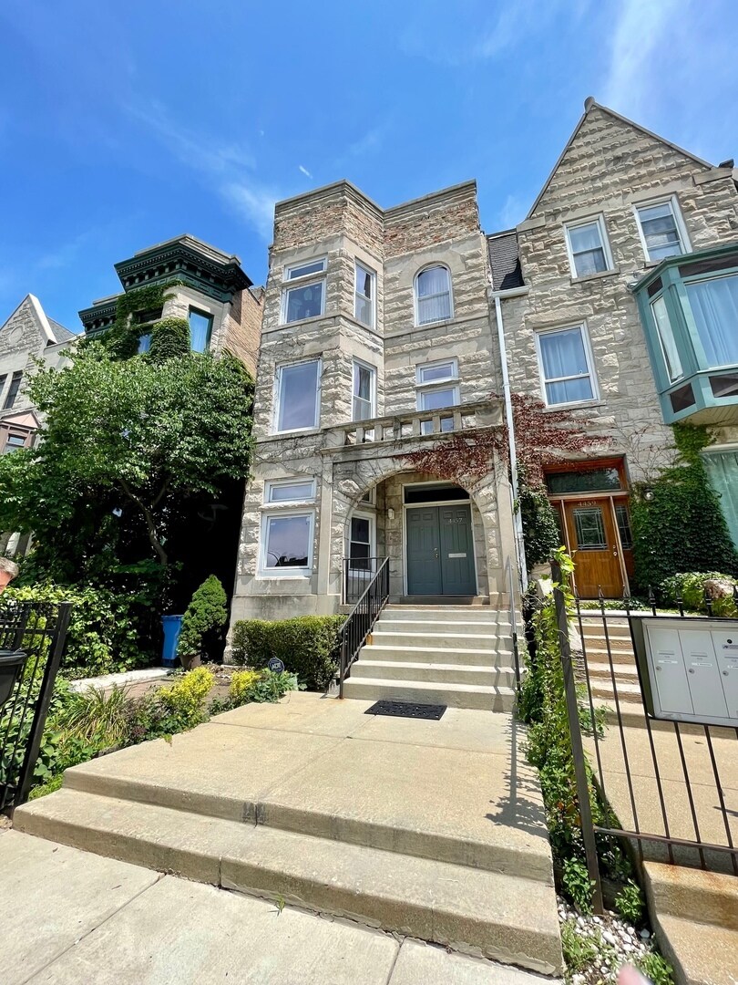 4457 S Oakenwald Ave Unit 2, Chicago, IL 60653 - Condo for Rent in ...