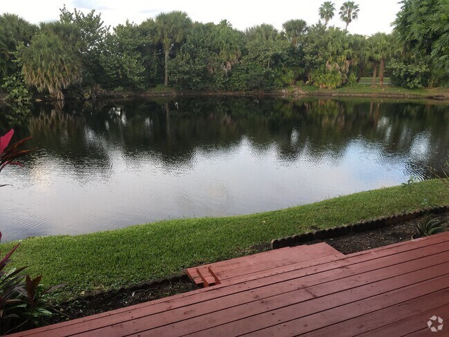 Jacaranda Country Club West Apartments for Rent with Parking ...