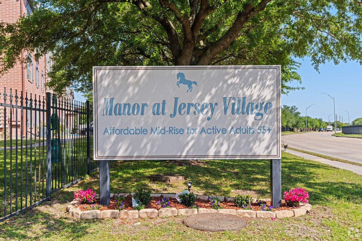 Manor at Jersey Village - 12400 Castlebridge Dr Houston, TX 77065 ...
