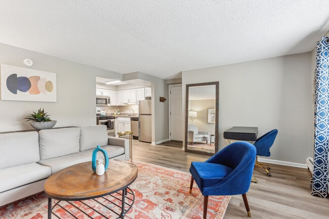 Apartments for Rent with a Walk-In Closet Near The Shires of Prospect ...