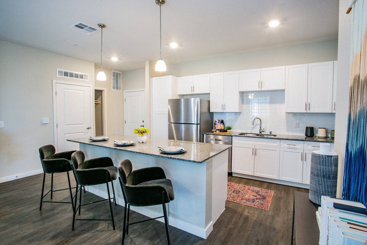 LeVante at Valley Vista - 7618 N Decatur Blvd North Las Vegas, NV 89084 ...