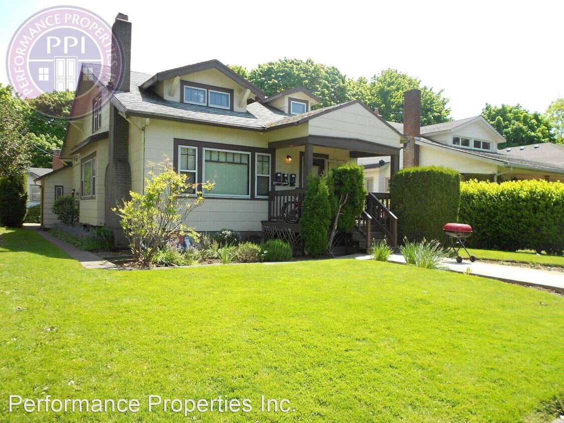 2204 SE 12th Ave, Portland, OR 97214 - House Rental in Portland, OR ...