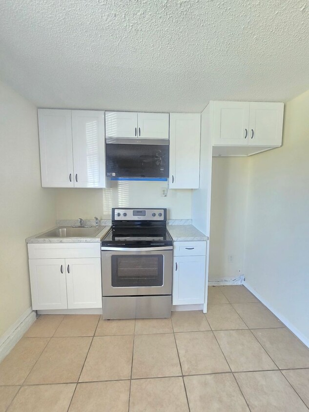 2010 W Lumber St Unit 12010 W Lumber St (ADU), Lancaster, CA 93536 ...