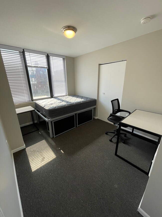 304 E Daniel - Apartments in Champaign, IL | Apartments.com