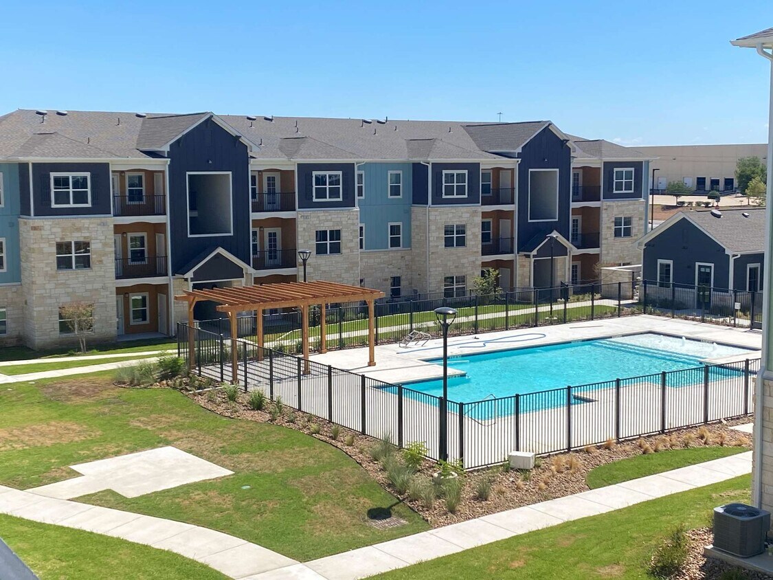 Grand Station Apartment Homes - 16016 Bratton Ln Austin, TX 78728 ...