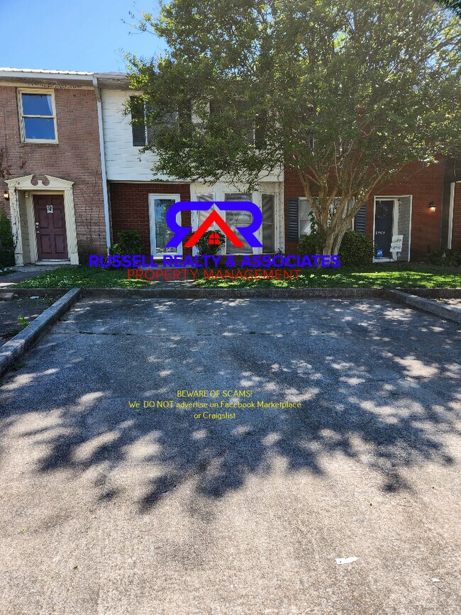 Apartments for Rent with Yard in Grayson Valley AL