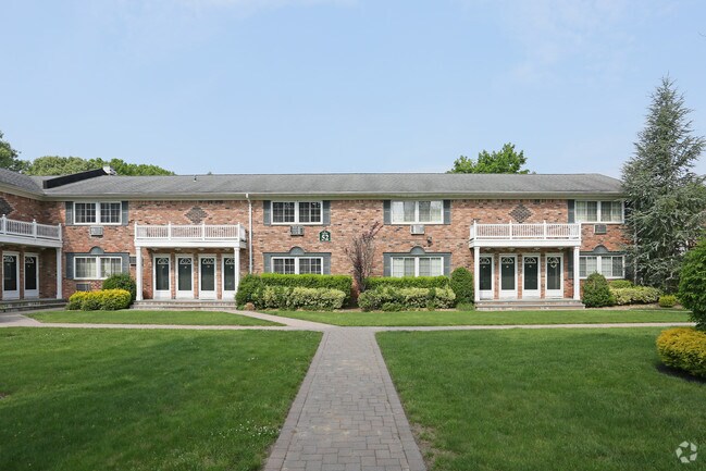 Fairfield Centereach Gardens Apartments - Centereach, NY | Apartments.com