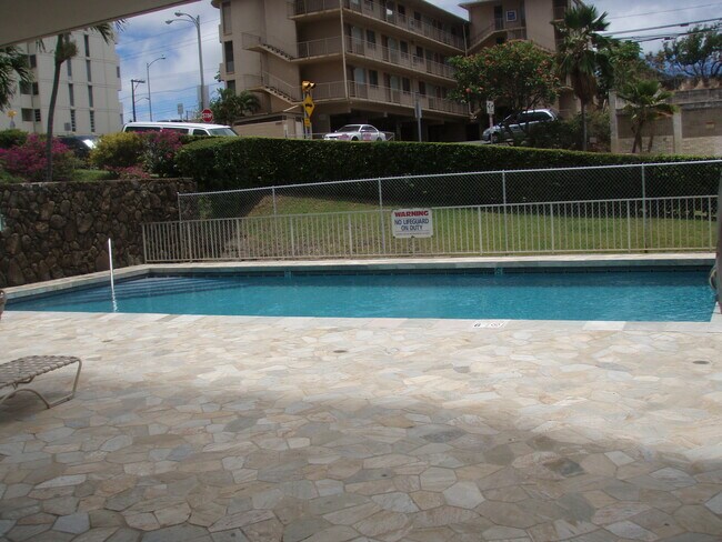 Aliamanu-Salt Lake-Foster Village Apartments for Rent with a Garage ...