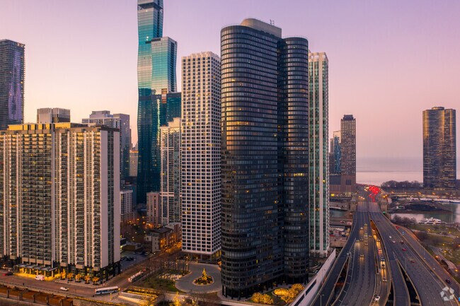Harbor Point Tower Apartments - Chicago, IL | Apartments.com