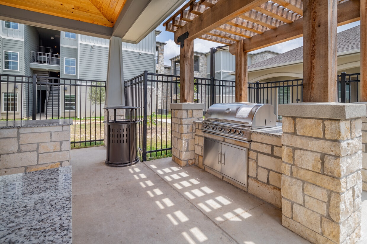 Horizon Pointe Apartments - 2411 Woodlake Pky San Antonio, TX 78244 ...